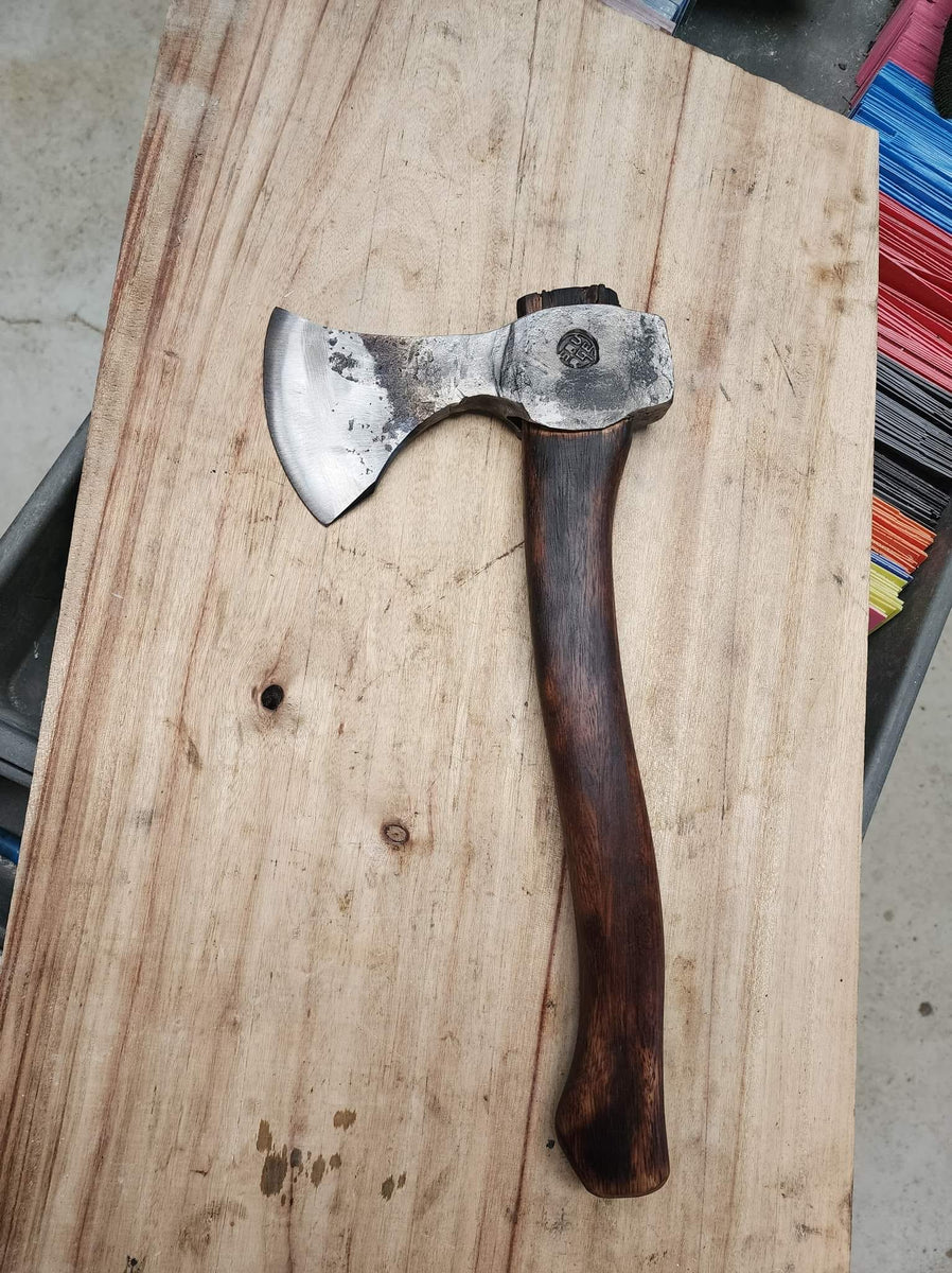 Make your own Hatchet – Savage Custom Creative